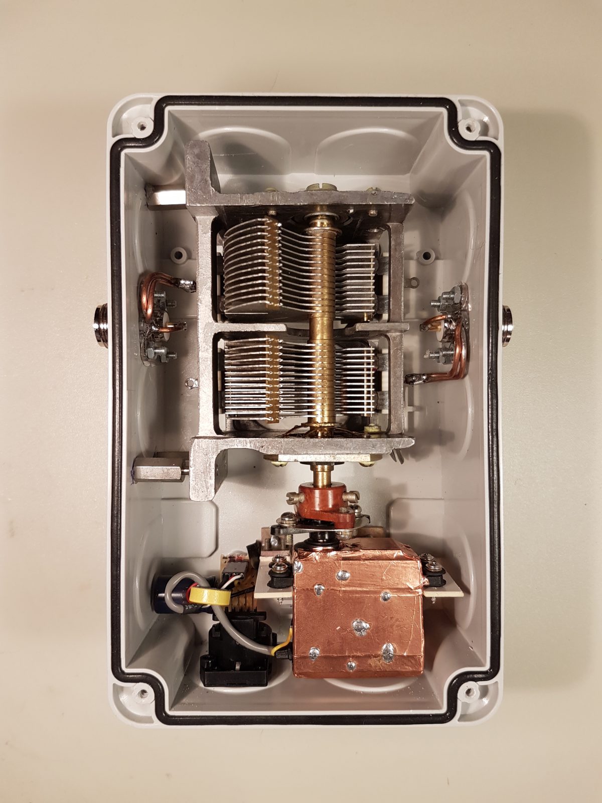 Build a Magnetic Loop Antenna Controlled by Arduino | μF